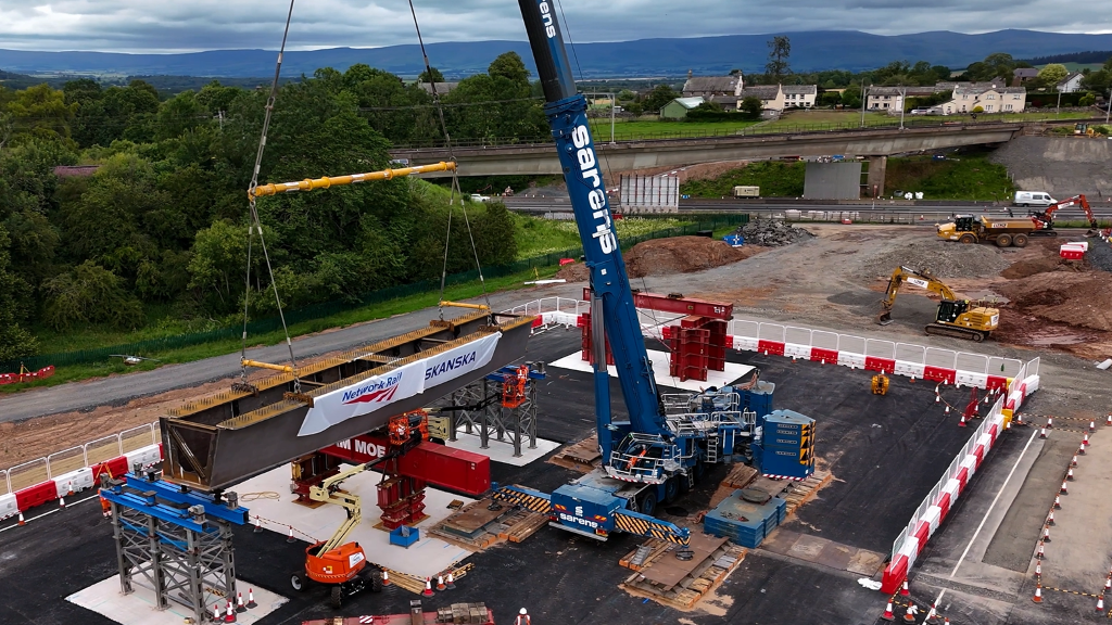Huge steel beams arrive for railway bridge over M6 near Penrith ...